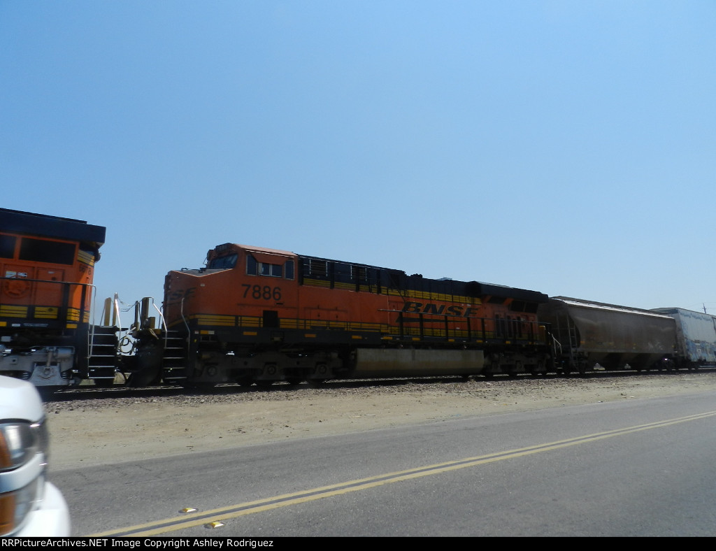 BNSF 7886